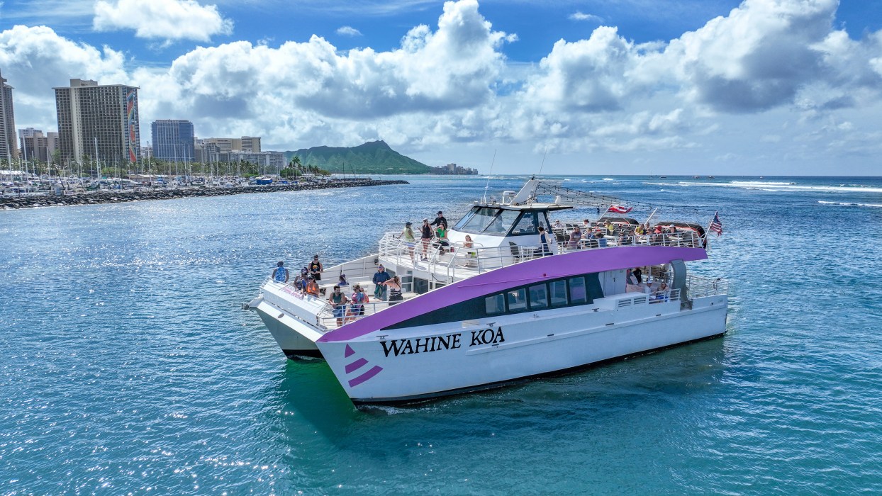 Pink Sails Waikiki | Catamaran Sailing Tours in Honolulu, Hawaii